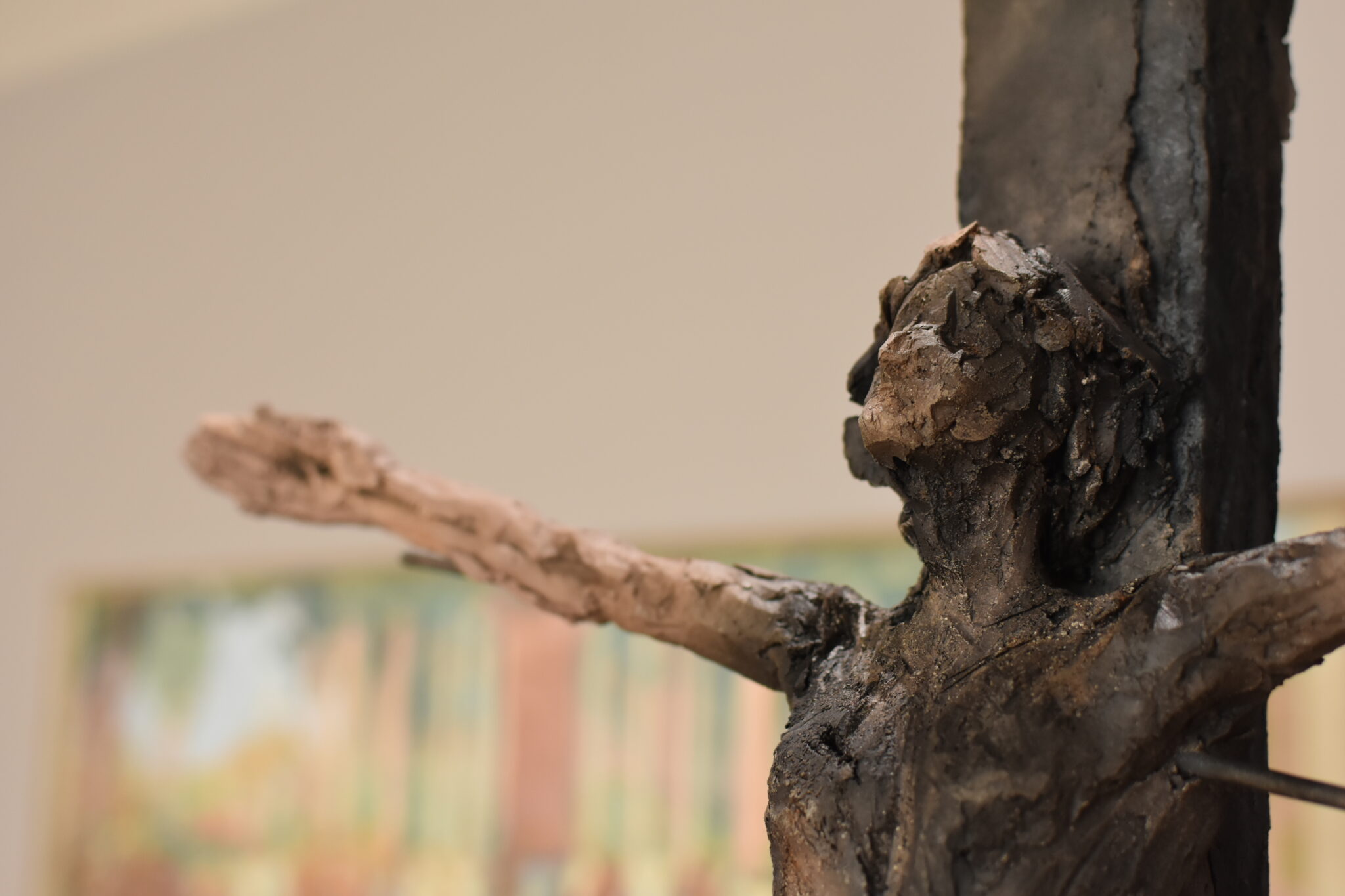 A figure of Christ by Cécile Raynal - Contemporary sculpture | Artistics